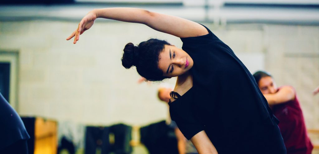 Singing Warm-up: How to stretch before singing