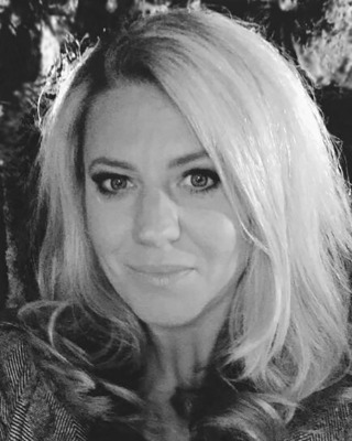 Laura Calvert's Instagram, Twitter & Facebook on IDCrawl